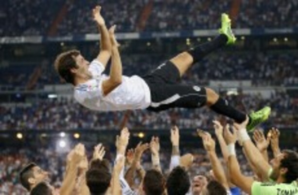 Check out Real Madrid's brilliant tribute to Raul in his goodbye game