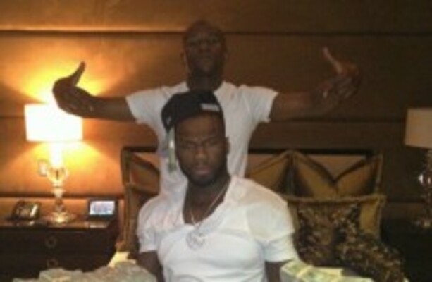 Floyd Mayweather Jr keeps his money in one bank account with $123 ...