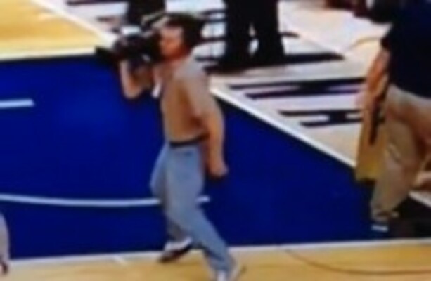 NBA cameraman's legs fall asleep, hilarity ensues · The 42