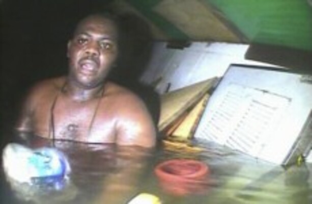 VIDEO: Man rescued from air pocket after boat sinks in the Atlantic