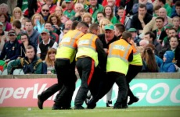 Mayo pitch invading GAA fan hit with ban after All-Ireland semi-final ...