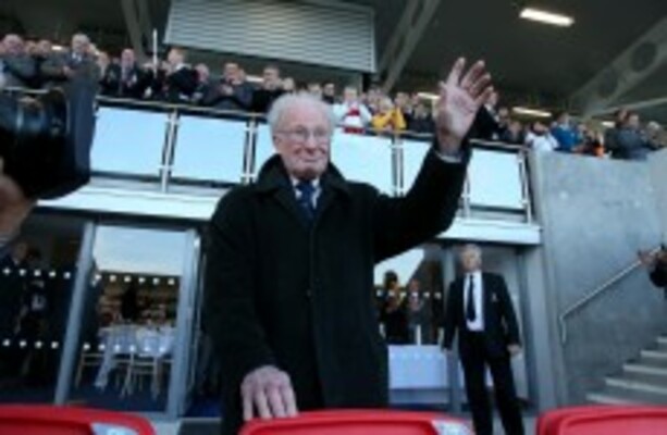 Ireland's Grand Slam winner Dr Jack Kyle dies aged 88 · The 42