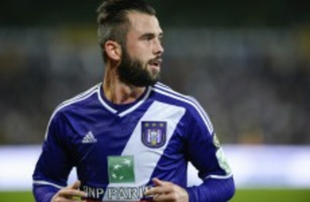 Steven Defour smashes ball at Standard Liege fans & gets sent-off
