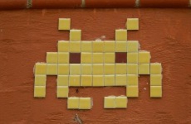This person created a real-life version of Space Invaders using a laser ...