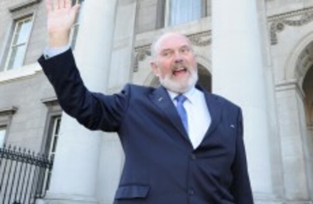 Norris says he will not have a spouse in the Áras if elected