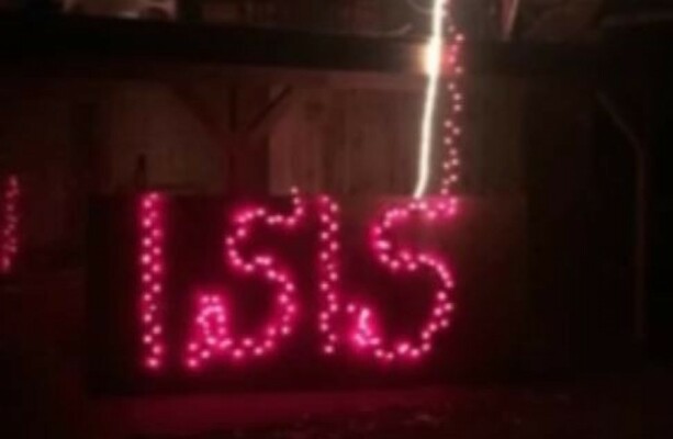 Santa pees on ISIS in American Christmas lights display · TheJournal.ie