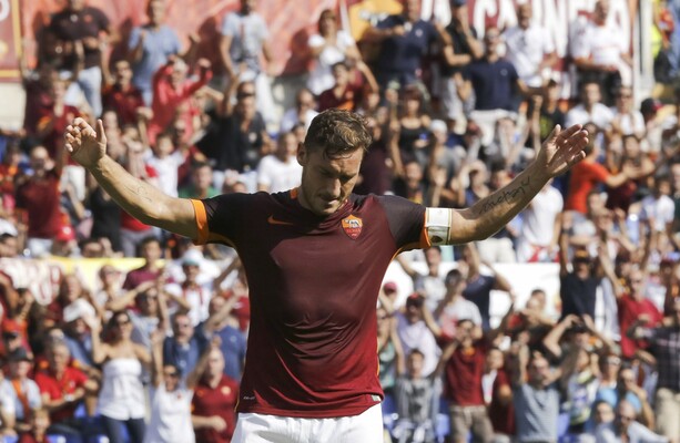 Francesco Totti marked his 600th Serie A appearance with this sublime ...