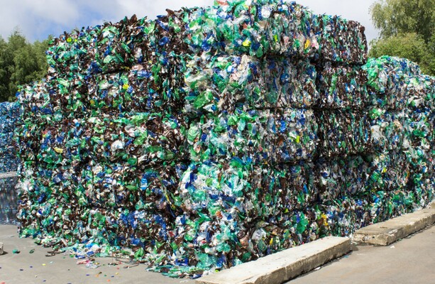 The Green Party wants to give you 10c back for each plastic bottle and ...
