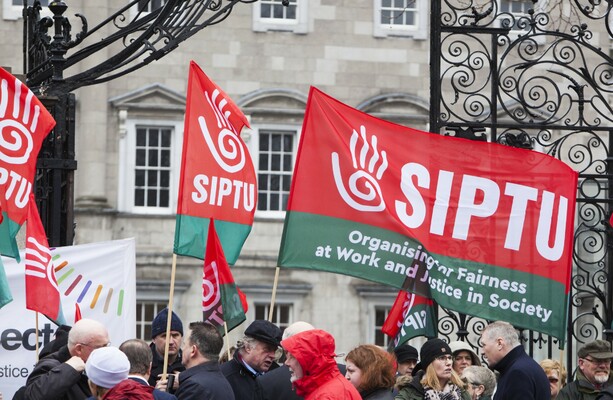 Siptu recommends its members accept government's 'pay restoration' deal