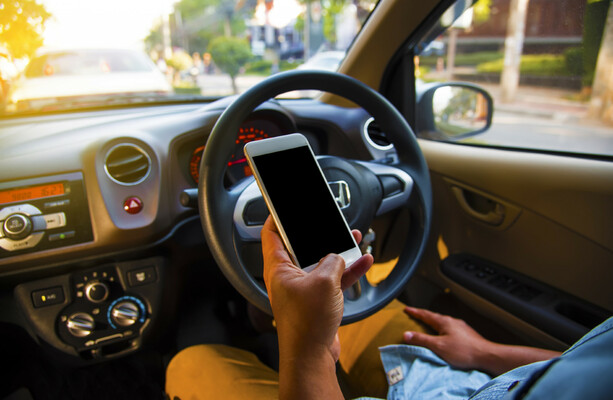 Four out of five Irish drivers admit to using electronic devices while ...