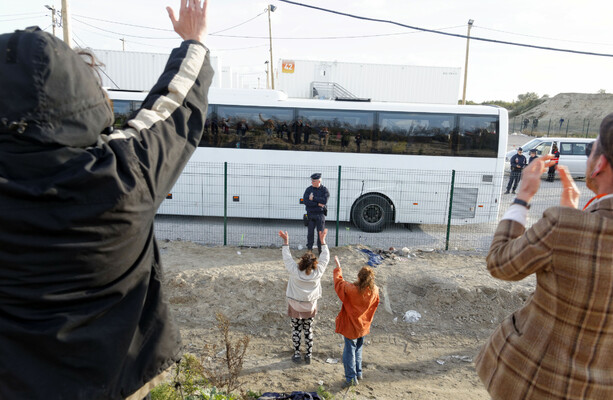 New arrivals: Four children from 'The Jungle' camp to arrive in Ireland ...