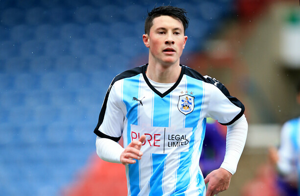 Former Huddersfield Town striker to make fresh start in the League of ...