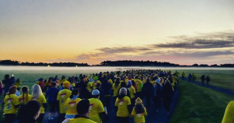 In photos: Stunning summer morning as 200,000 walk from Darkness into Light