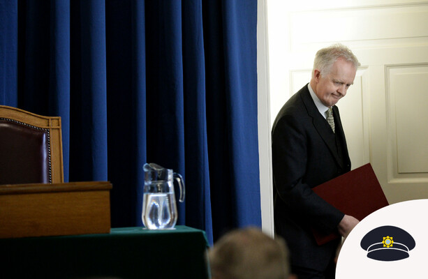 Charleton says it would be 'absolutely futile' to bring journalists who ...