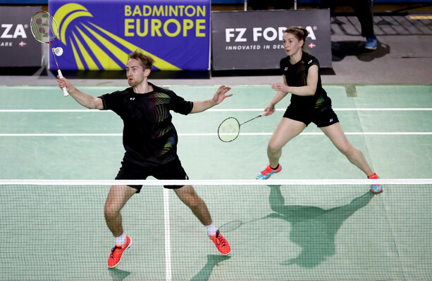 Ireland's Chloe and Sam Magee win their World Championship opener in ...