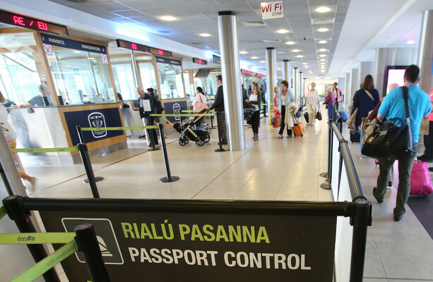 Man entering Ireland for sham marriage caught after his texts were ...