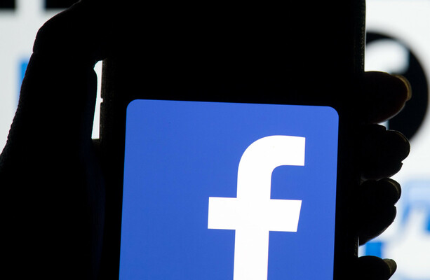 Facebook extends ban on hate speech to 'white nationalists'