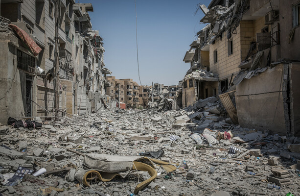 US-led coalition killed 1,600 civilians in four month blitz on Syrian ...