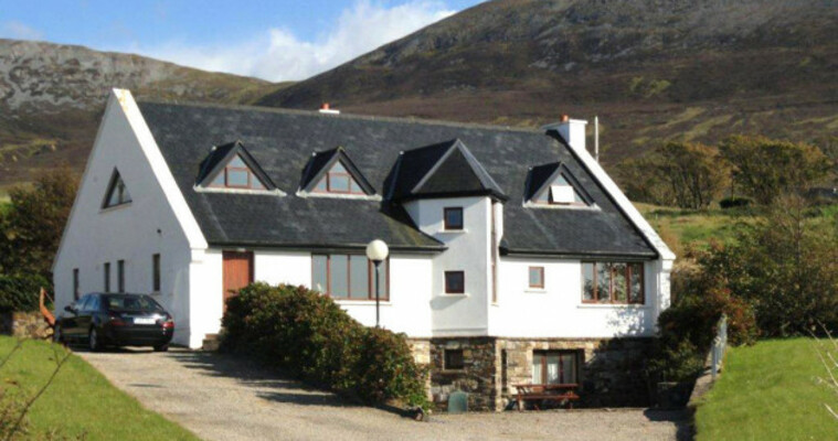 Steps from the beach with a sweeping view over Clew Bay - and heaps of ...