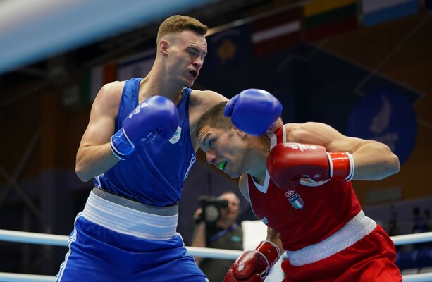 Imperious Nevin books World Championships last-16 tie with home favourite