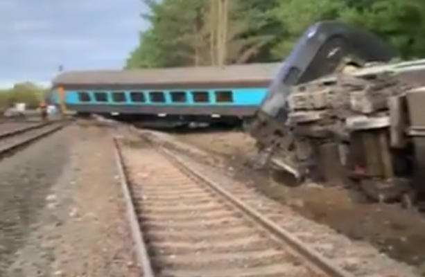 Two killed after passenger train derails near Melbourne · TheJournal.ie