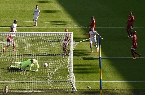 Leeds edge seven-goal thriller to record first Premier League win