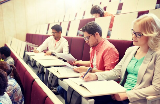 Stark contrast between Ireland's richest and poorest college students ...