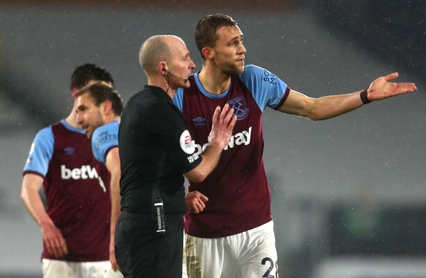 Referee Mike Dean asks to sit out round of Premier League games after ...