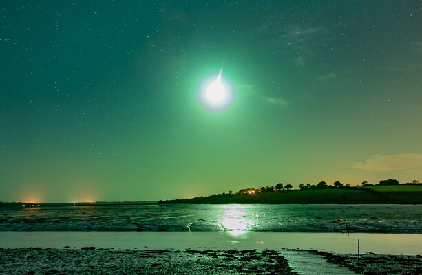 'A lightning sort of brightness': This stunning shot of the Perseids ...