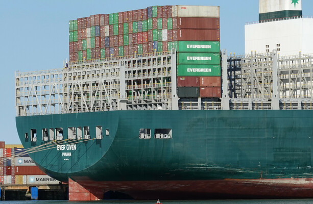 Ever Given cargo ship that blocked Suez successfully crosses canal on ...