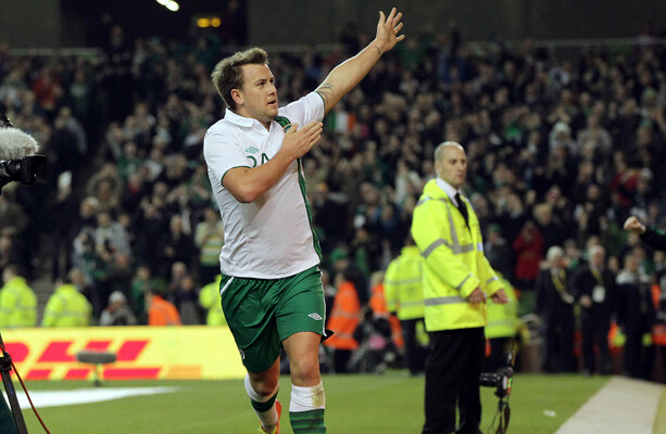Former Ireland international striker Simon Cox retires from football