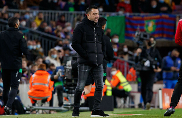 Xavi calls on struggling Barcelona to 'make history' · The 42