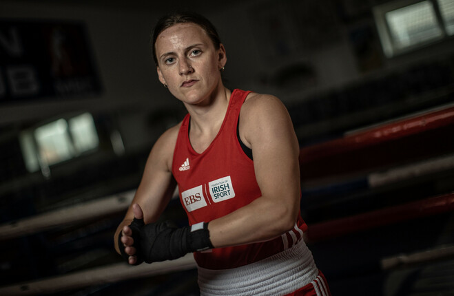 Michaela Walsh and Amy Broadhurst open with victories at World ...