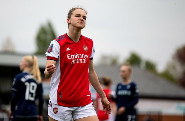 WSL's record goalscorer Miedema turns down big offers to pen new deal ...