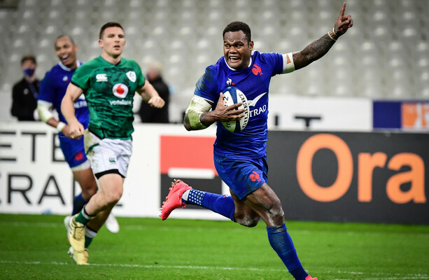 フランスのスター、バカタワが 30 歳でラグビーから引退を余儀なくされた · The42 - Nipponese