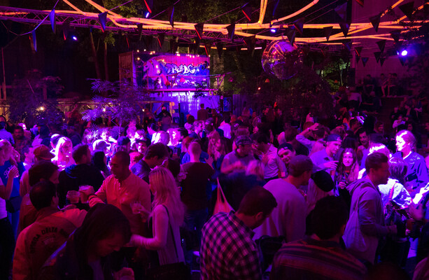 Poll: Is it a good idea to extend pub and club opening hours?