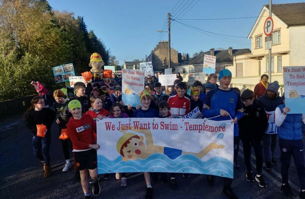 Templemore locals protest outside Garda college calling for access to ...