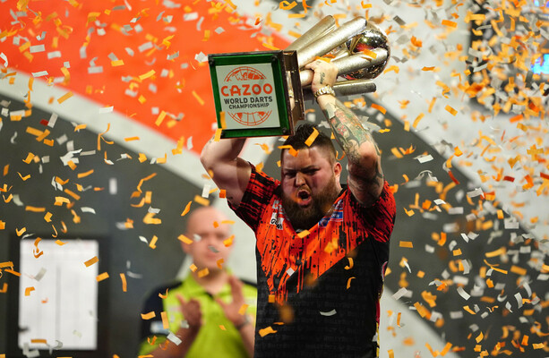 Michael Smith throws stunning 9-darter en route to winning World ...