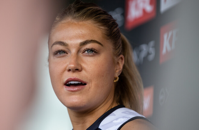 Multi-talented Rowe eyes World Cup dream as Ireland's Quinn hits out at ...