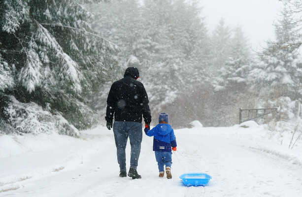 Thousands without power as Status Orange snow warnings issued for most ...