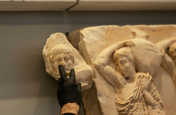 Vatican returns sculpture fragments taken from Parthenon to Greece