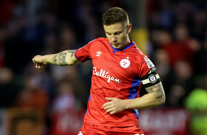 Arthritis, knee replacements and early retirement - Shels captain ...