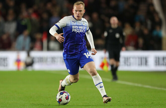 Former Ireland U21 international Scully completes move to Portsmouth