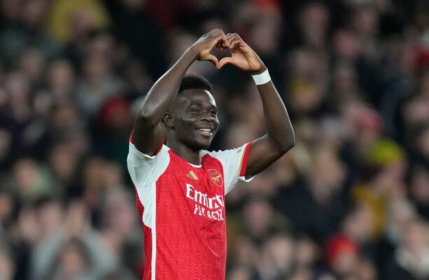 Mixed night as Saka scores but then limps off for Arsenal · The 42