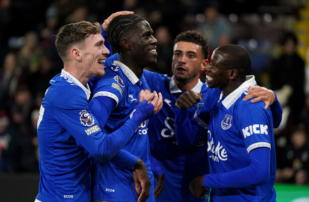 Everton continue remarkable run with fourth straight win to move clear ...