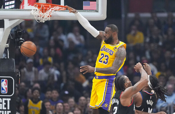 LeBron stages biggest fourth quarter comeback of career as Lakers storm ...
