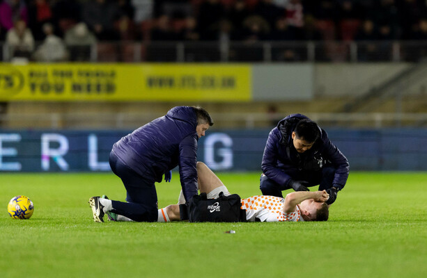 Blackpool's Andy Lyons suffers major blow with ACL injury · The 42