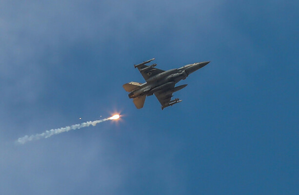 Israeli strike kills 'senior Hezbollah commander' in Lebanon as cross ...