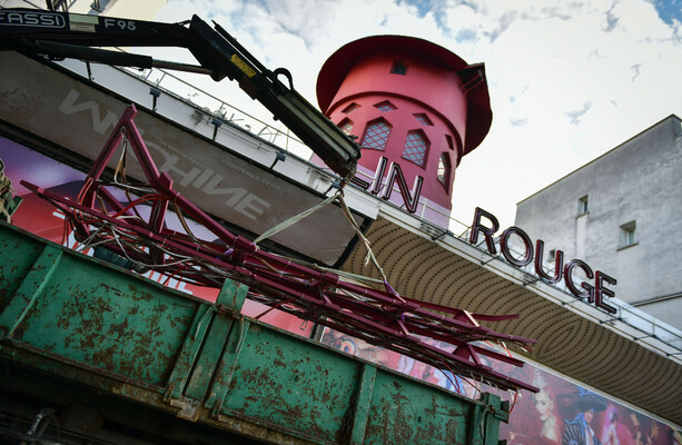 The blades of famous Moulin Rouge windmill collapsed and fell off overnight