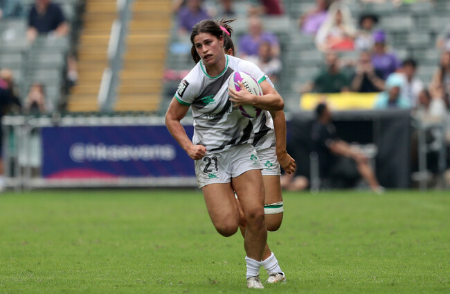 Mixed morning leaves Ireland Men and Women needing wins at Singapore Sevens